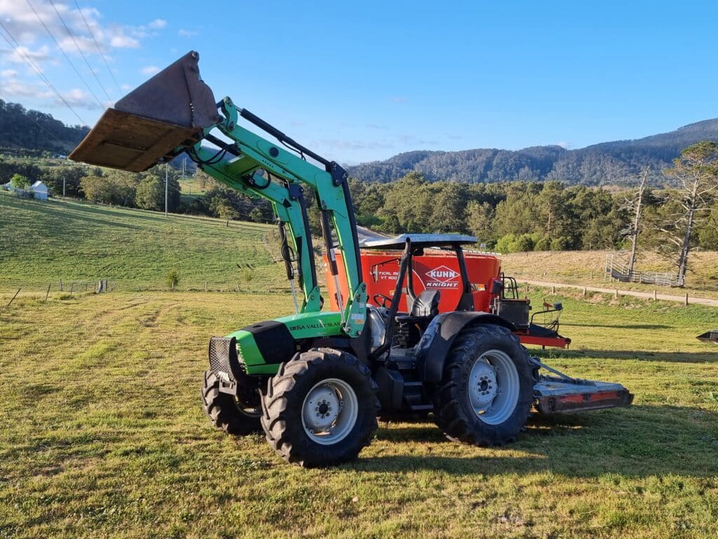 Used Deutz Tractor - Agrofarm 100G Loader 4in1 and slasher